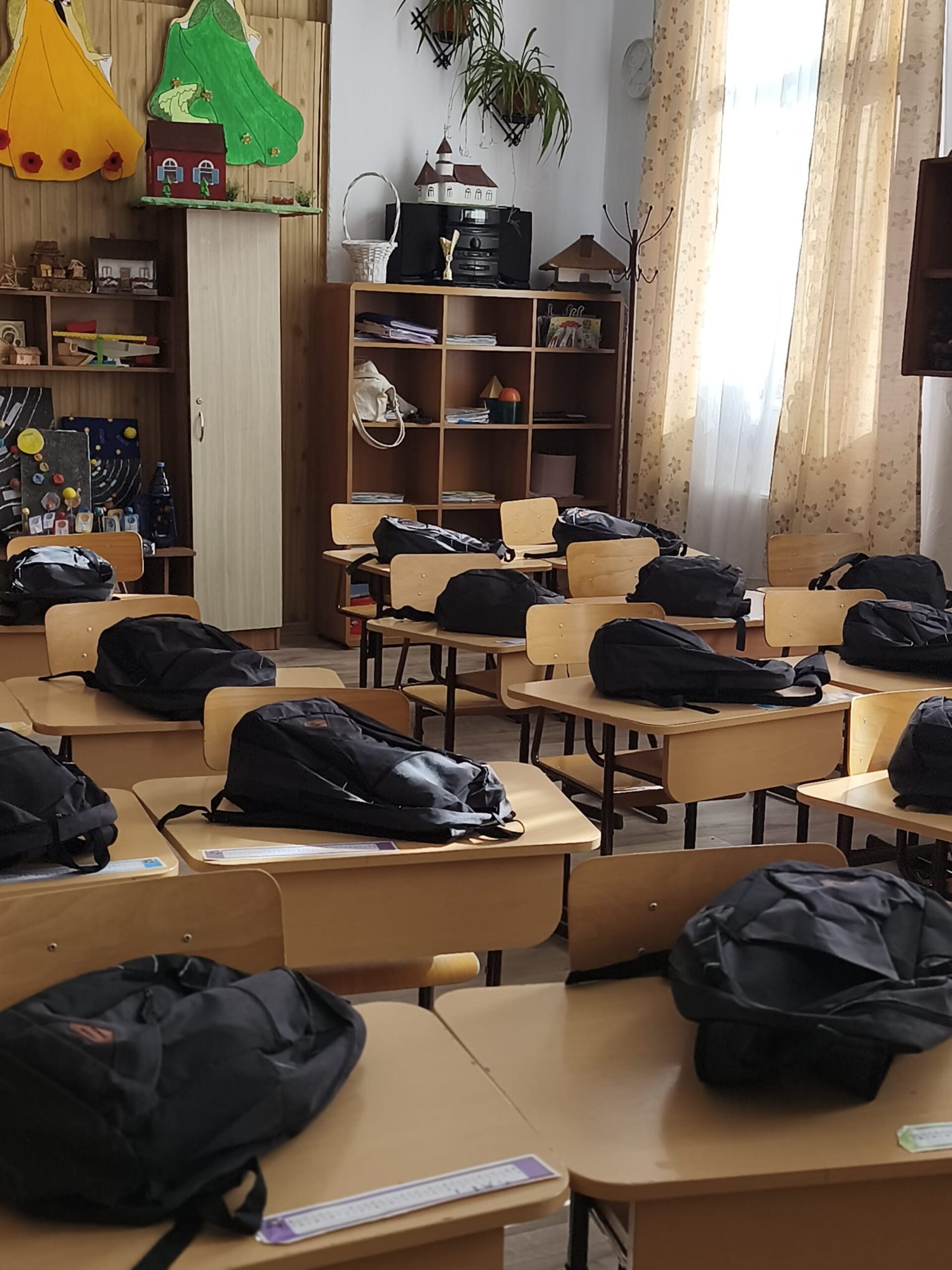 Elevii de la clasele pregătitoare din Verești, Corocăiești și Bursuceni ...