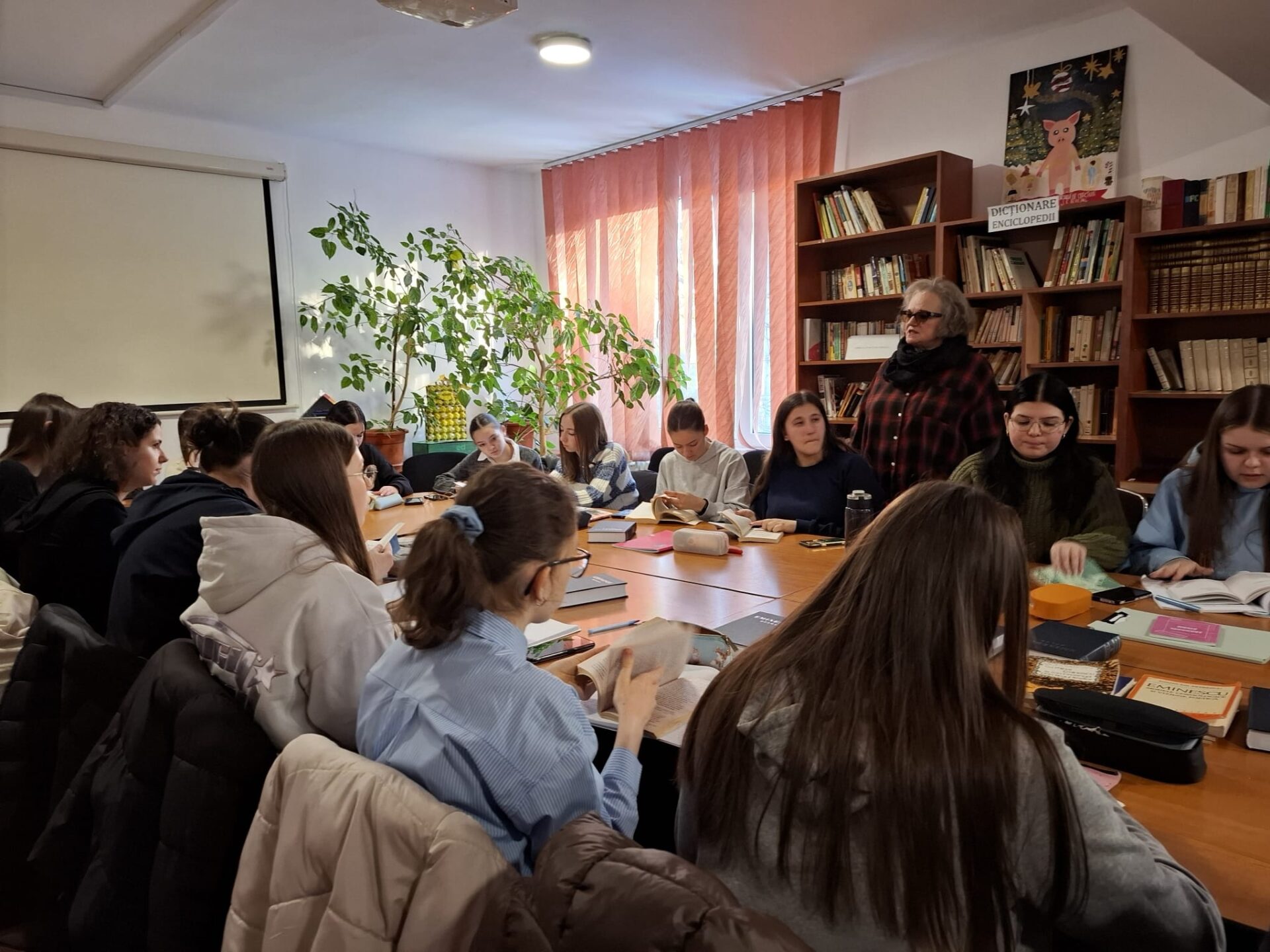 Activități dedicate poetului național, la Colegiul „Mihai Eminescu ...