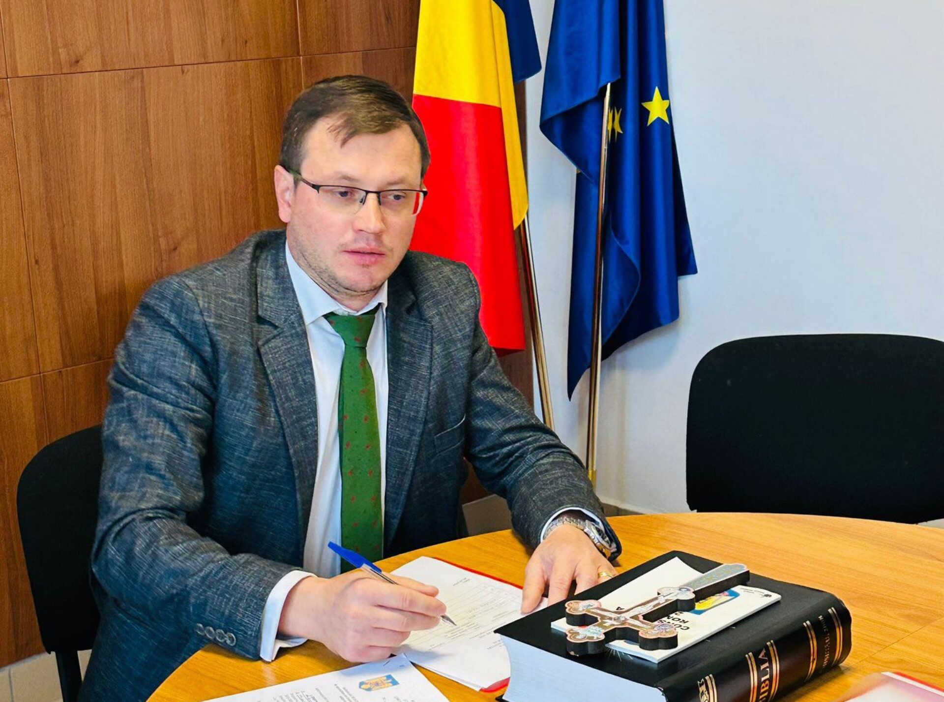 Schimbare de gardă la Vatra Moldoviței: Viceprimarul preia frâiele după ...